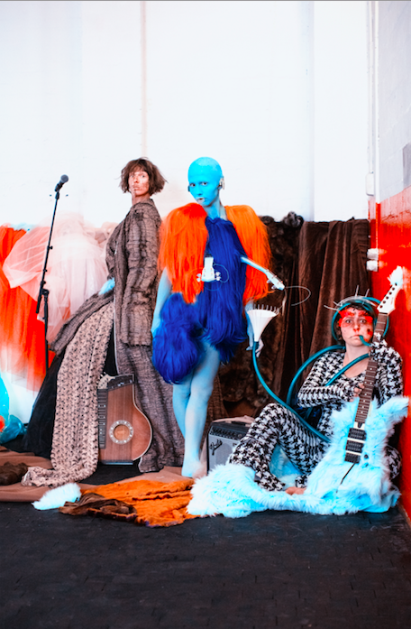 Marena & Lea Whitcher präsentieren Brüt in Zürich I szenik