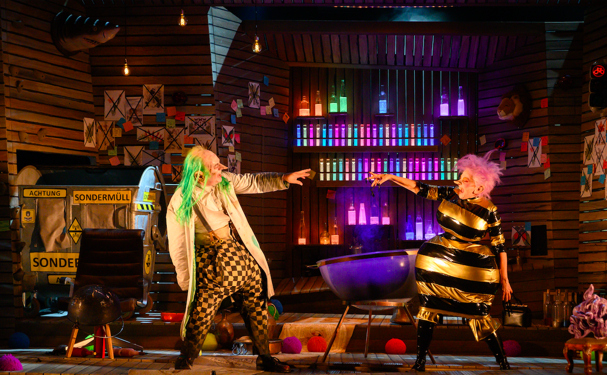 Der Wunschpunsch von Michael Ende im Schauspiel Stuttgart I szenik